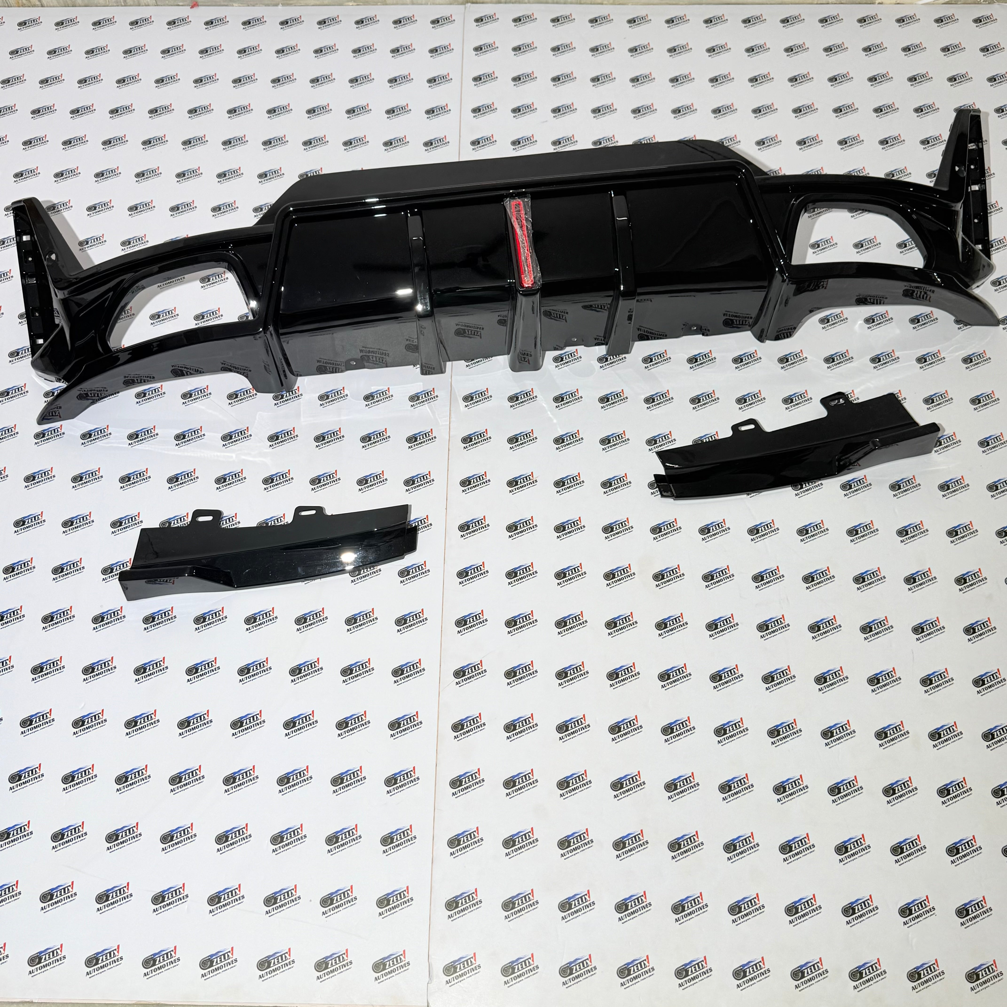 BMW G20 LCI Rear Diffuser with F1 Light Glossy Black – Zelix Automotives